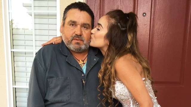 This Girl Put on Her Prom Look Again for Her Hardworking Dad